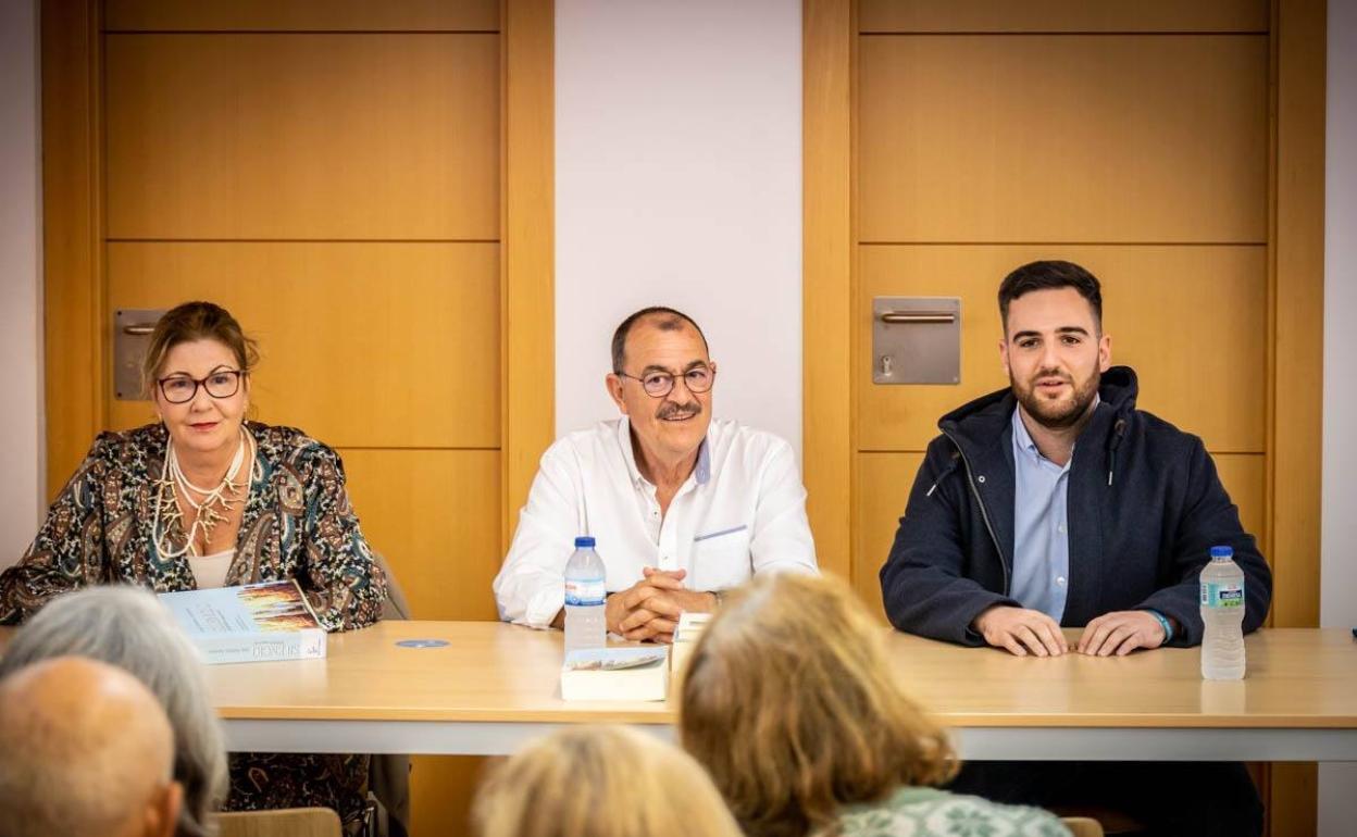 Cultura en Almería | Literatura | José Antonio Santano protagoniza 'Café con letras' en la ...